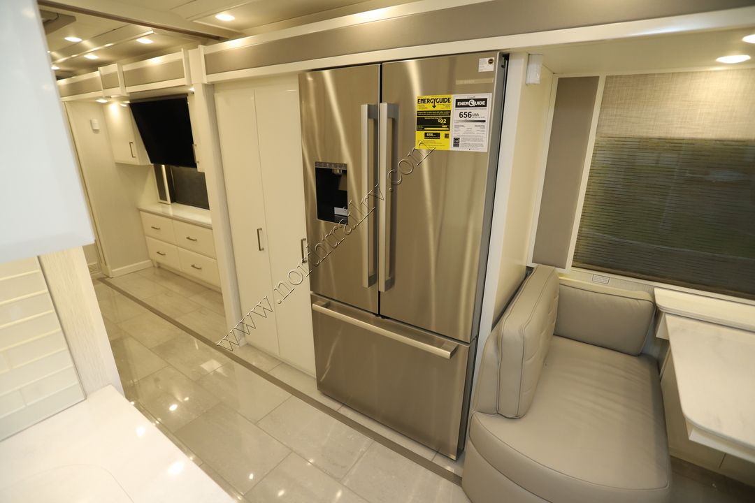 2025 Newmar Essex 4569 16021