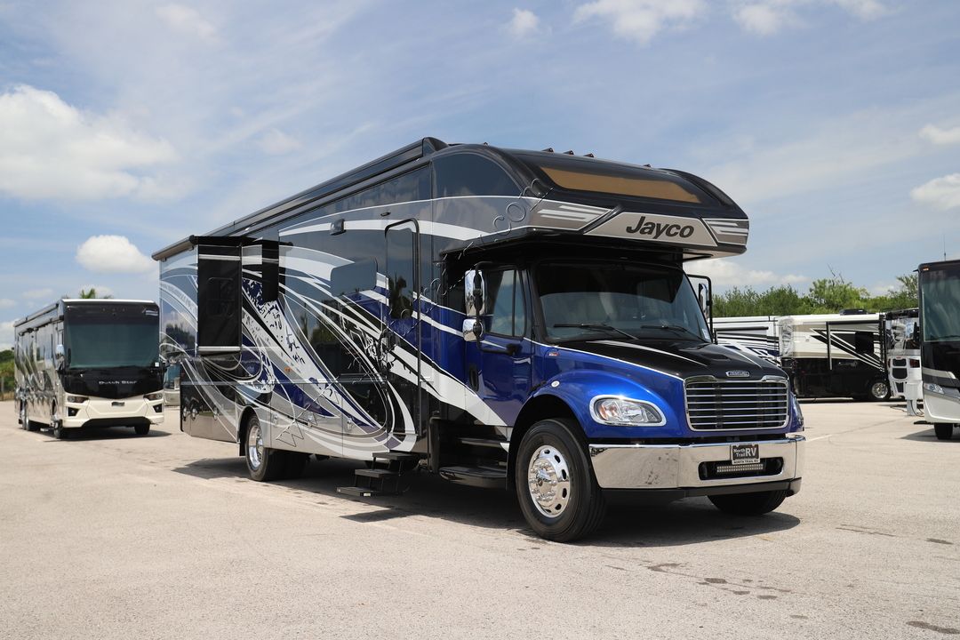 2022 Jayco Seneca Prestige 37K 15652-1